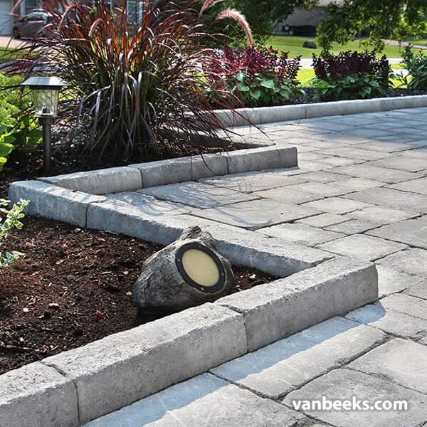 BWS Antico Concrete Curb | Van Beek's