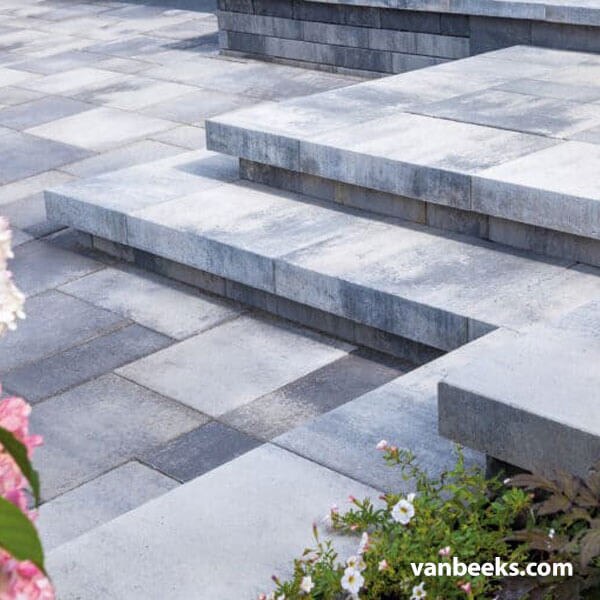 Permacon Melville Plus 90 Concrete Step | Van Beek's