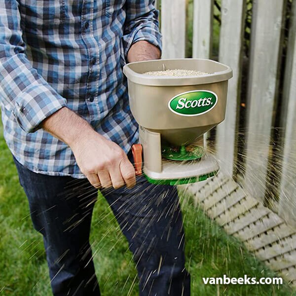 Scotts Whirl Handheld Spreader with Arm Support | Van Beek's