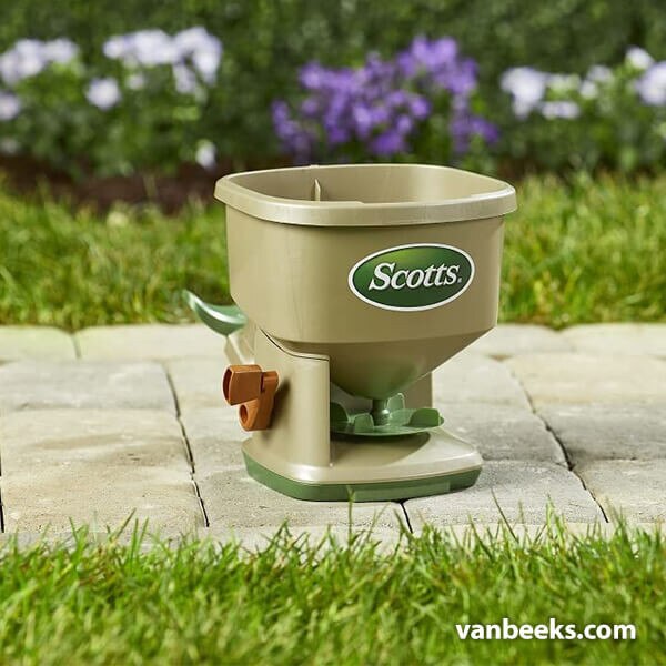 Scotts Whirl Handheld Spreader with Arm Support | Van Beek's