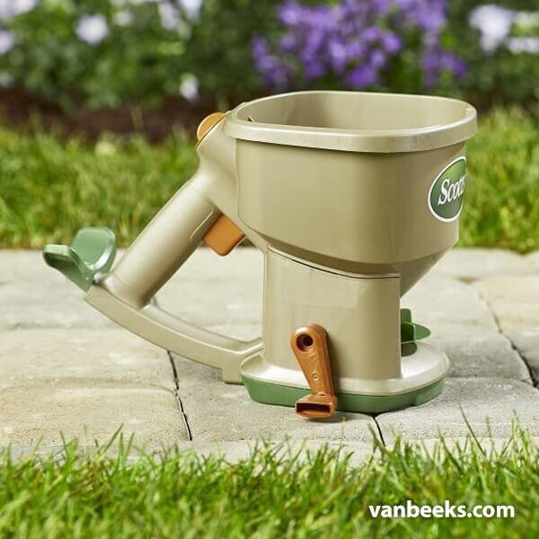 Scotts Whirl Handheld Spreader with Arm Support | Van Beek's