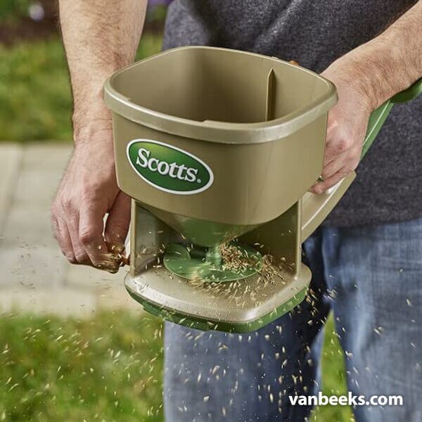 Scotts Whirl Handheld Spreader with Arm Support | Van Beek's