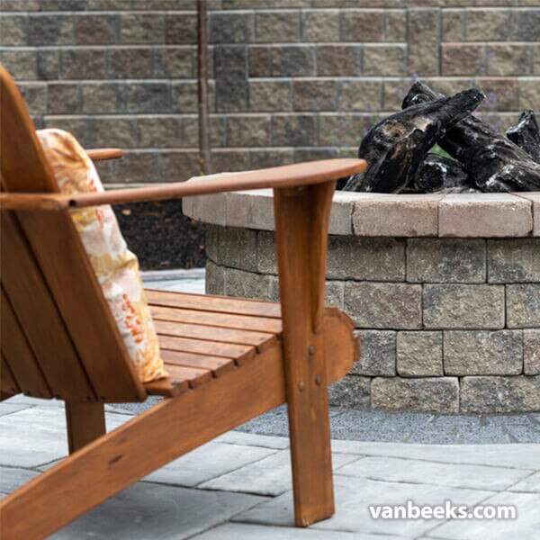 Unilock Pisa 2 Concrete Retaining Wall | Van Beek's