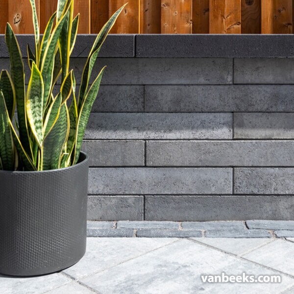 Unilock Pisa Smooth Concrete Retaining Wall | Van Beek's