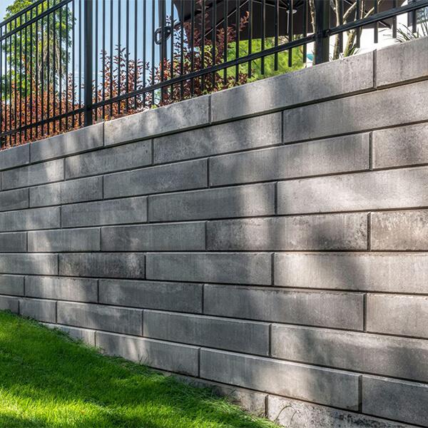 Unilock Sienastone Smooth Wall | Van Beek's