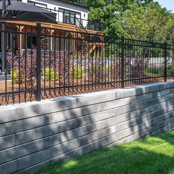 Unilock Sienastone Smooth Wall | Van Beek's