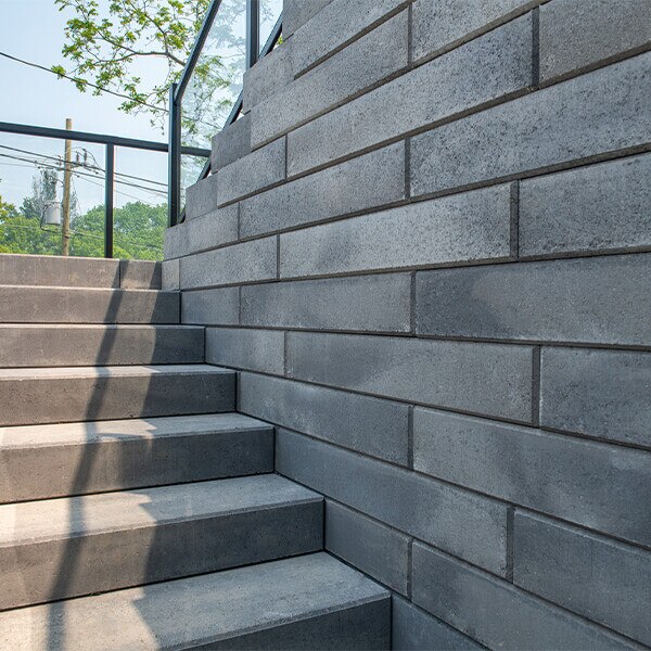 Unilock Sienastone Smooth Wall | Van Beek's