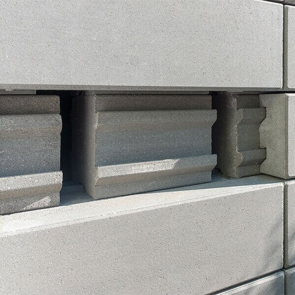 Unilock U-Cara Backer | Van Beek's